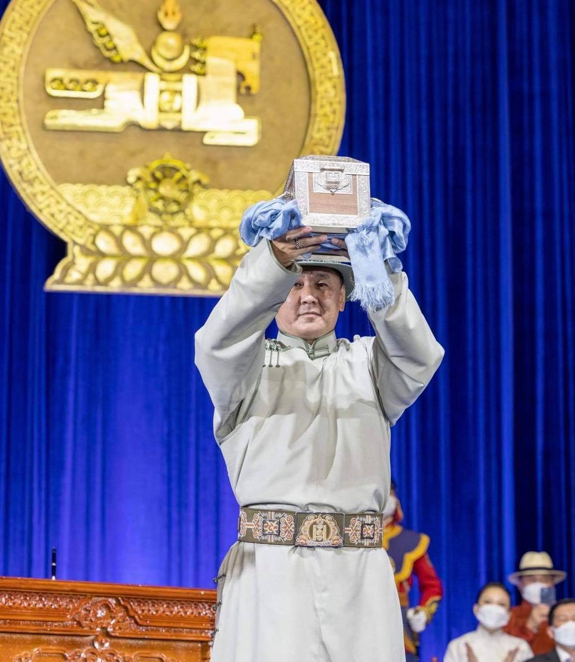 Монгол Улсын Ерөнхийлөгч У Хүрэлсүх МОНГОЛЫН АРД ТҮМНИЙ ХАМГИЙН ТОМ